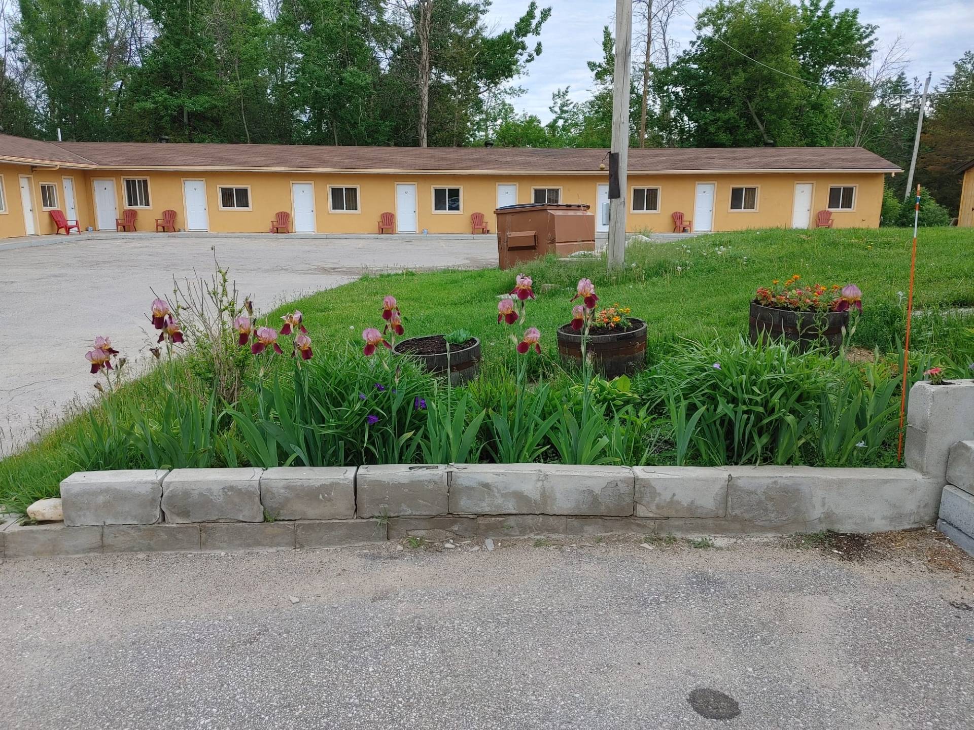 Relax Inn Motel – Where you can relax and enjoy!